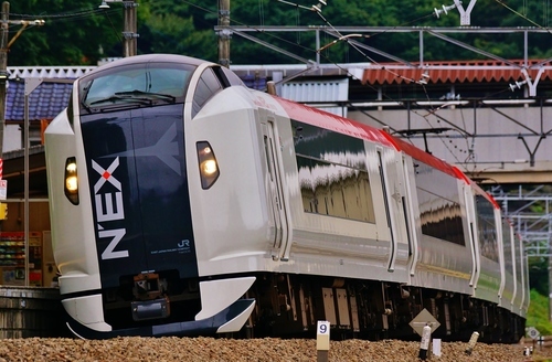 E259系 》都クラ 》Ne005 編成 》 両: ( Crystal ( Clear ( Central^^)))