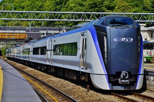 E353系 》都モト 》S120 編成 》 両: ( Crystal ( Clear ( Central^^)))